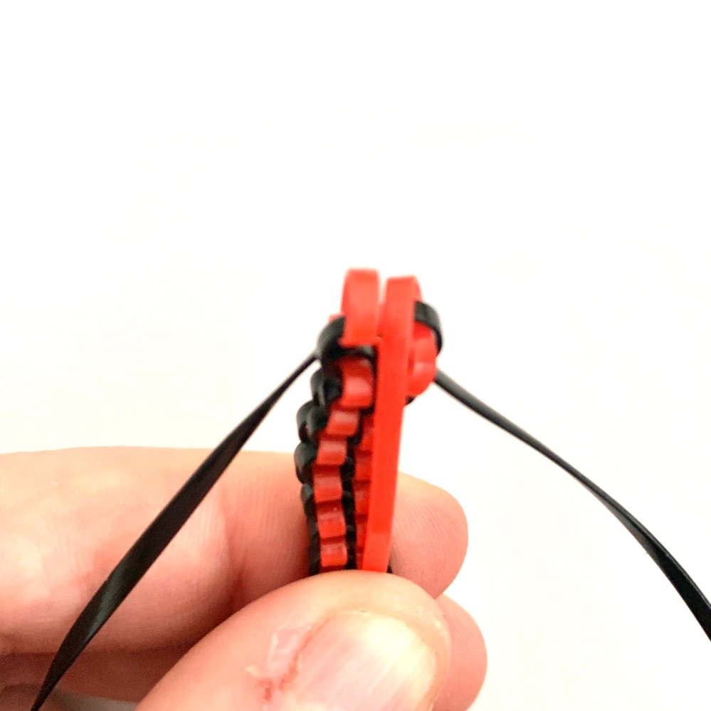 Gimp Bracelets – A Throwback to the 90s – The Skillful Meeple