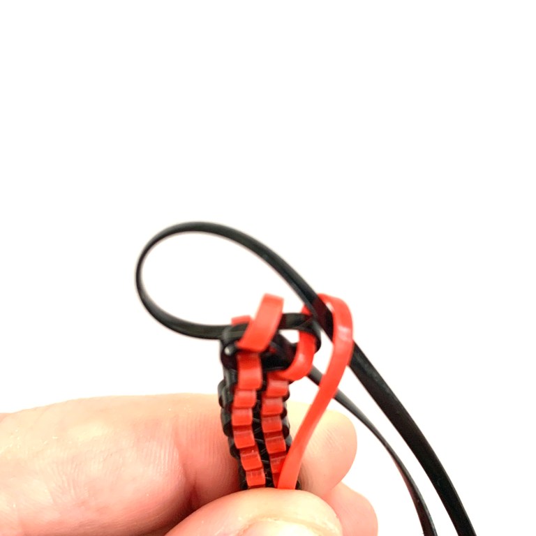 Gimp Bracelets – A Throwback to the 90s – The Skillful Meeple