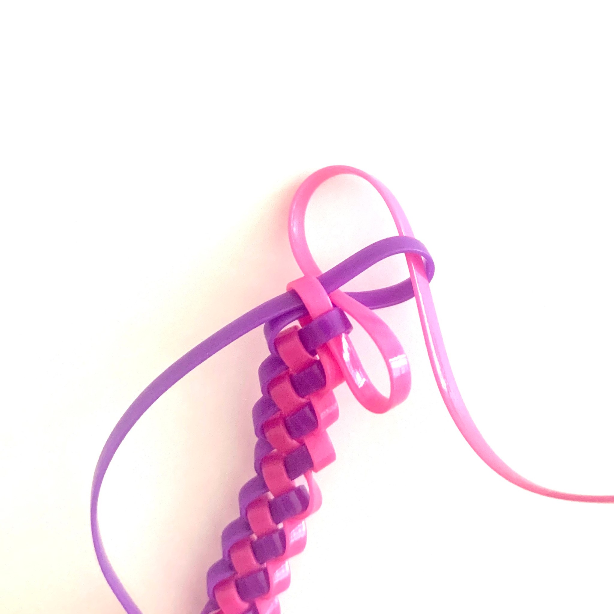 Gimp Bracelets – A Throwback to the 90s – The Skillful Meeple