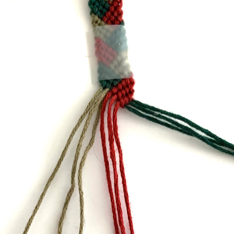 3 Different Friendship Bracelets – The Skillful Meeple