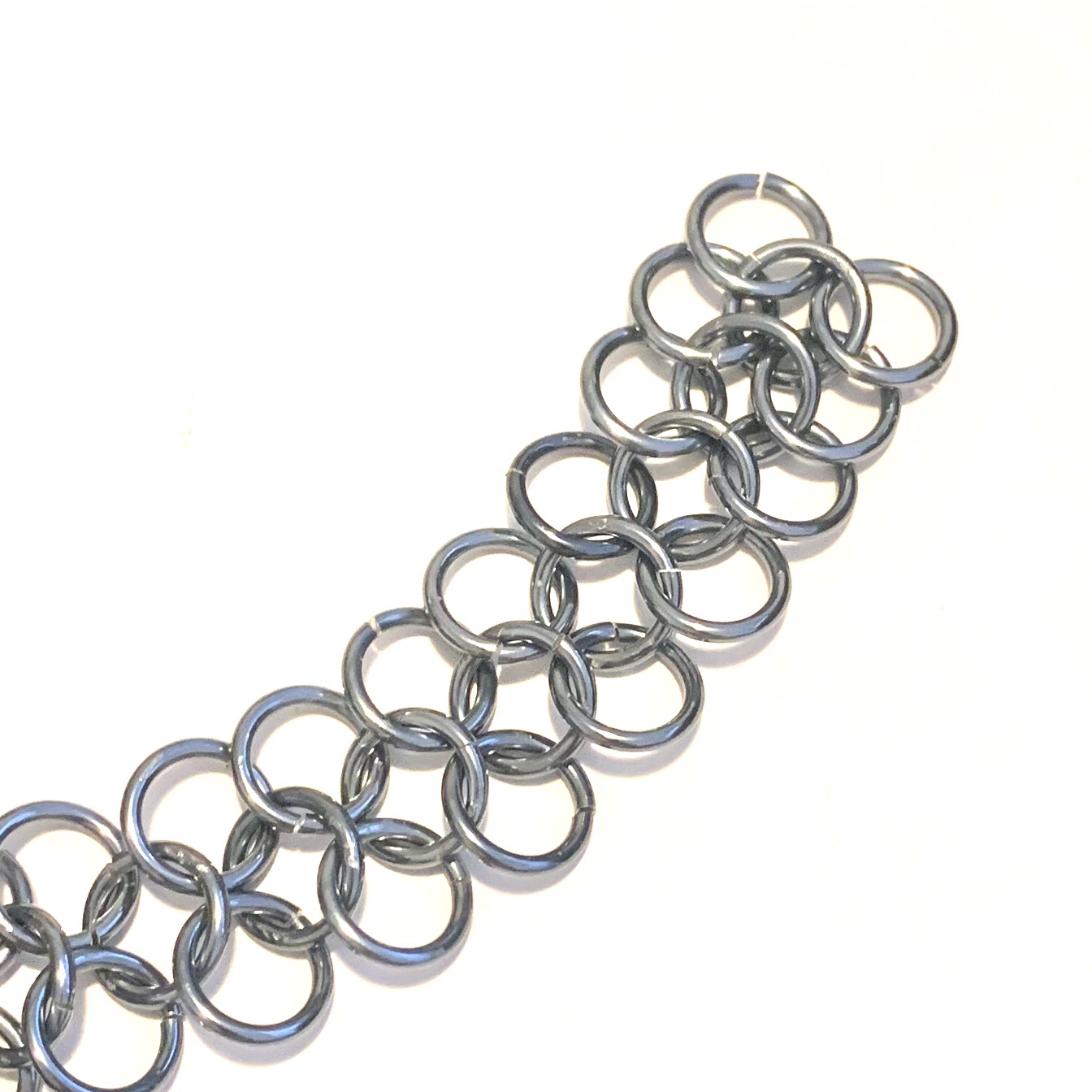 Chainmaille Box Chain and Trapped Bead Chain – The Skillful Meeple