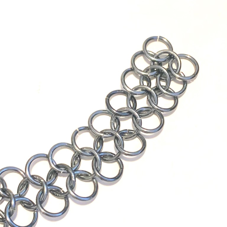 Chainmaille Box Chain and Trapped Bead Chain – The Skillful Meeple