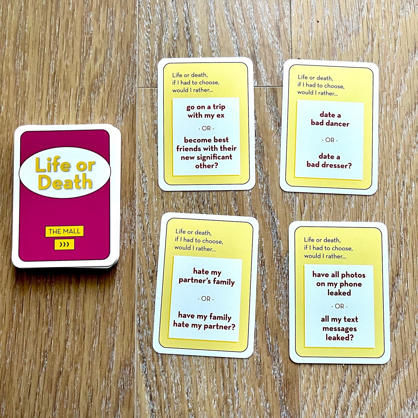 Clueless The Party Game – The Skillful Meeple